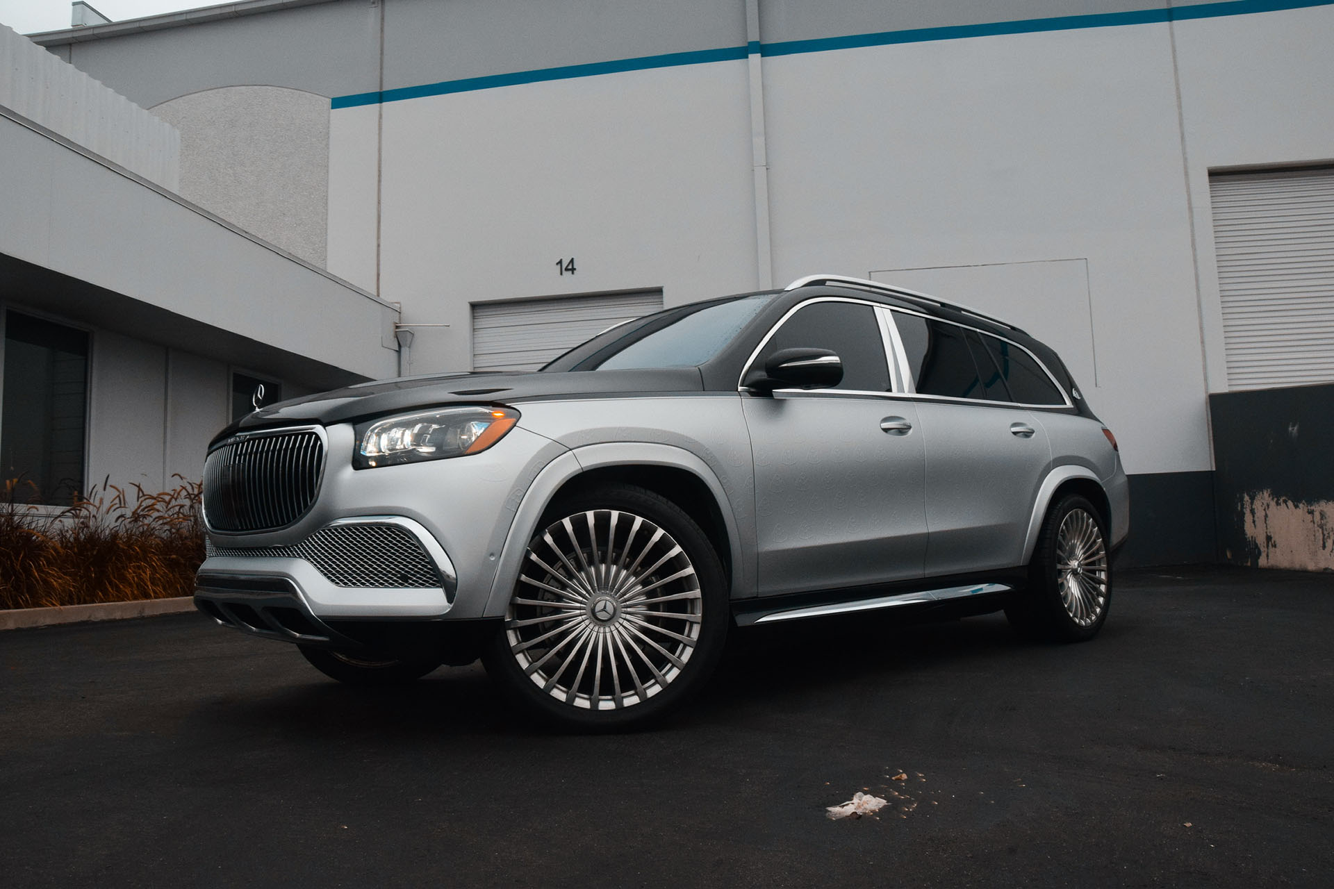 Mercedes Benz GLS600 Maybach Two Tone - Zooz Group